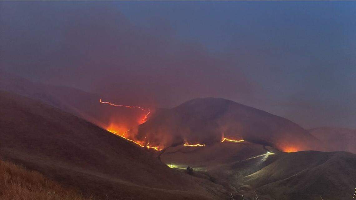 Wildfire west of Modesto scorches more than 300 acres | Modesto Bee