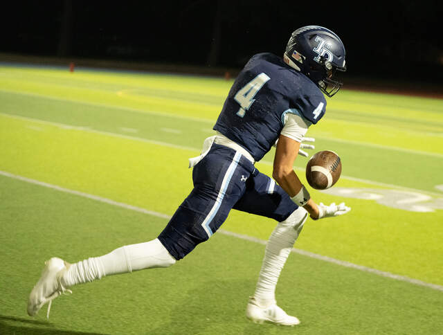 Downey overcomes mistakes, beats Edison in D-I first round | Modesto Bee