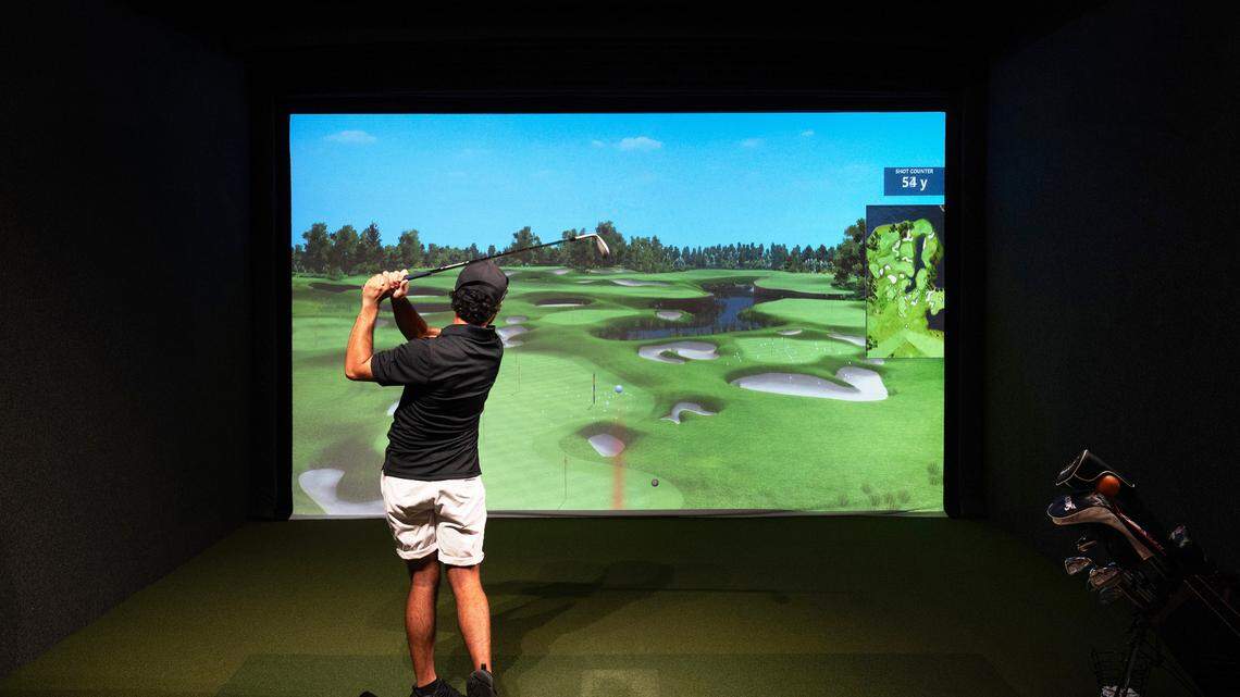 New indoor virtual golf simulator business opens in Modesto | Modesto Bee