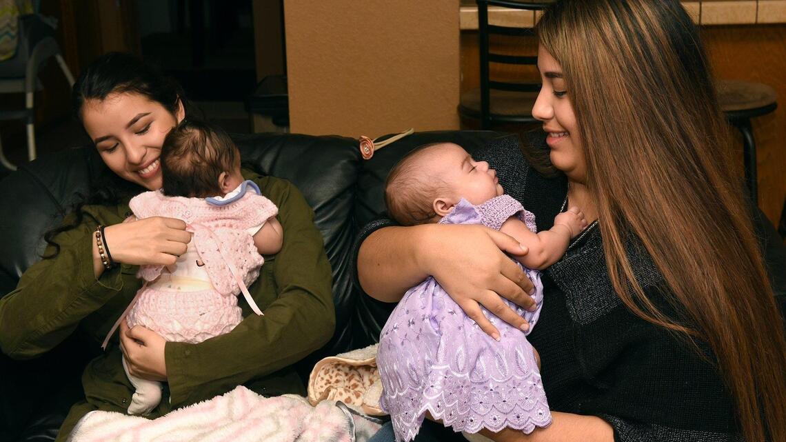 Patterson twins give birth to baby girls – on the same day, 33 minutes ...