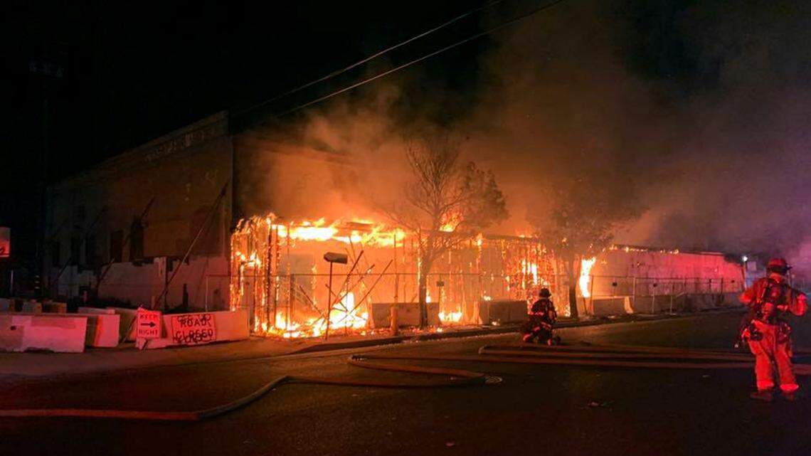 Fire again burns former Crescent Supply building in Modesto | Modesto Bee