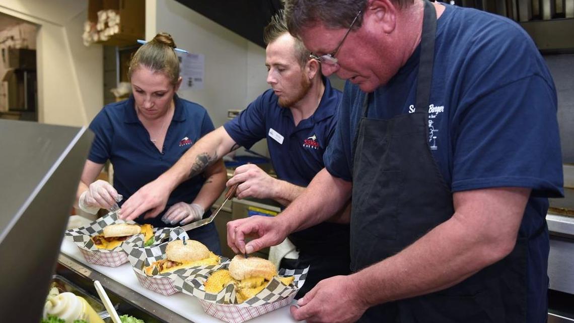 Squeeze Burger brings cheese skirt to Sonora | Modesto Bee